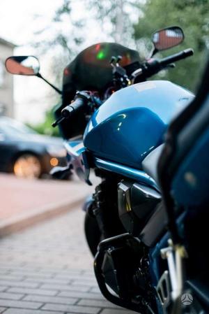 Zils Suzuki GSF 2006 Kauņa, ar dzinēja tilpumu 0.66 L un nobraukumu 57 tūkst. km par 1850 €, foto 12 vietnē AUTOMOTO.COM.LV