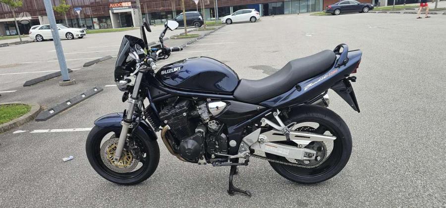 Zils Suzuki GSF 2006 Klaipėda, ar dzinēja tilpumu 1.20 L un nobraukumu 56 tūkst. km par 3000 €, foto 4 vietnē AUTOMOTO.COM.LV
