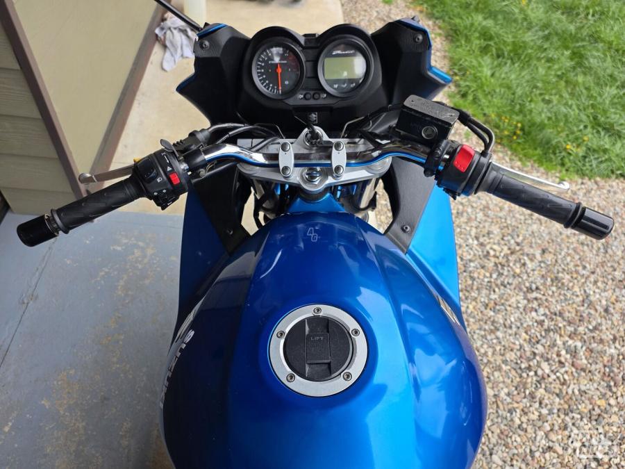 Zils Suzuki GSF 2007 Pasvalys, ar dzinēja tilpumu 0.65 L un nobraukumu 49 tūkst. km par 1499 €, foto 16 vietnē AUTOMOTO.COM.LV