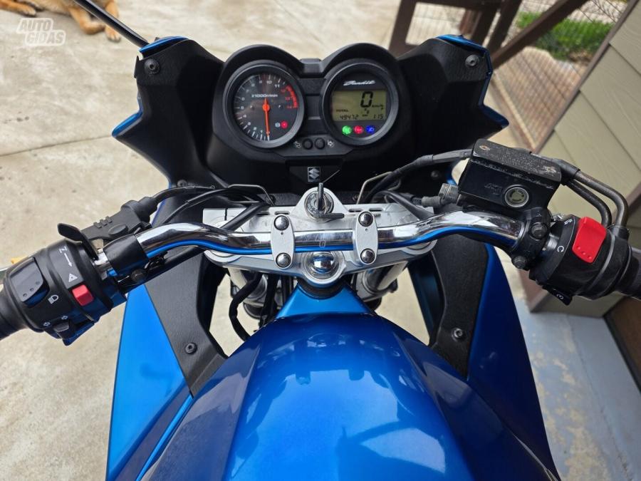 Zils Suzuki GSF 2007 Pasvalys, ar dzinēja tilpumu 0.65 L un nobraukumu 49 tūkst. km par 1499 €, foto 19 vietnē AUTOMOTO.COM.LV