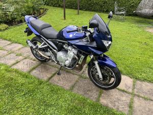 Zils Suzuki GSF 2008 Kauņa, ar dzinēja tilpumu 0.65 L un nobraukumu 0 tūkst. km par 2350 €, foto  vietnē AUTOMOTO.COM.LV