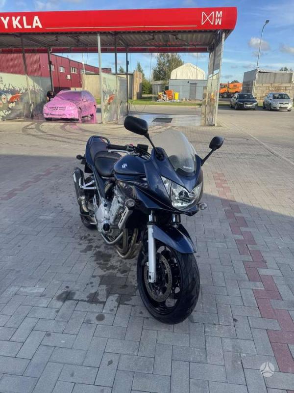 Blue Suzuki GSF 2008 in Telschi, with an engine capacity of 0.65 L and mileage of 39 thousand km for 2500 €, photo 3 on AUTOMOTO.COM.LV