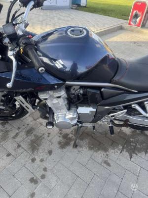 Blue Suzuki GSF 2008 in Telschi, with an engine capacity of 0.65 L and mileage of 39 thousand km for 2500 €, photo 6 on AUTOMOTO.COM.LV