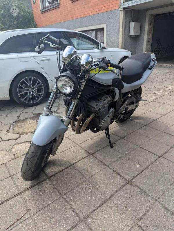 Pelēks Suzuki GSF 1998 Šauļi, ar dzinēja tilpumu 0.60 L un nobraukumu 31 tūkst. km par 1000 €, foto 2 vietnē AUTOMOTO.COM.LV