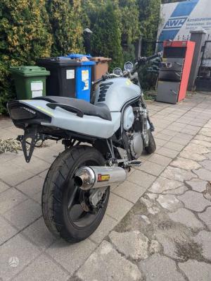 Pelēks Suzuki GSF 1998 Šauļi, ar dzinēja tilpumu 0.60 L un nobraukumu 31 tūkst. km par 1000 €, foto 4 vietnē AUTOMOTO.COM.LV
