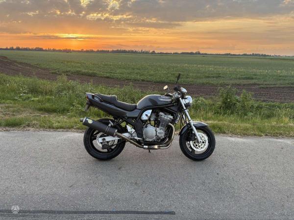 Pelēks Suzuki GSF 2000 Šauļi, ar dzinēja tilpumu 0.60 L un nobraukumu 76 tūkst. km par 1350 €, foto 1 vietnē AUTOMOTO.COM.LV