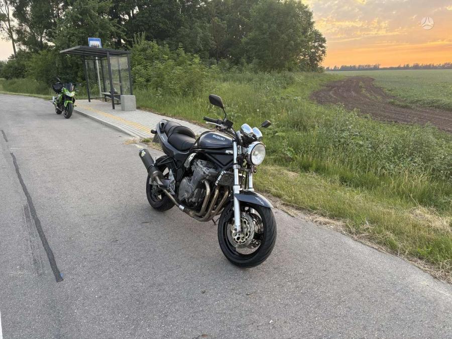 Grey Suzuki GSF 2000 in Siauliai, with an engine capacity of 0.60 L and mileage of 76 thousand km for 1350 €, photo 4 on AUTOMOTO.COM.LV