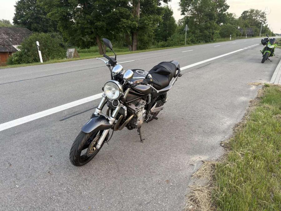 Grey Suzuki GSF 2000 in Siauliai, with an engine capacity of 0.60 L and mileage of 76 thousand km for 1350 €, photo 6 on AUTOMOTO.COM.LV