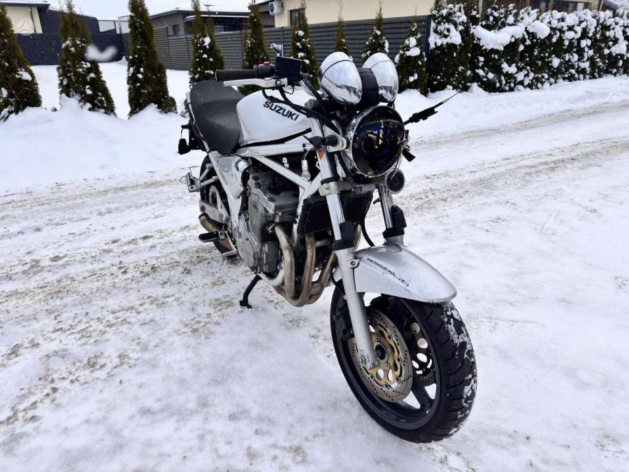 Grey Suzuki GSF 2003 in Vilnius, with an engine capacity of 0.60 L and mileage of 35 thousand km for 690 €, photo 3 on AUTOMOTO.COM.LV