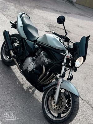 Pelēks Suzuki GSF 2003 Kauņa, ar dzinēja tilpumu 0.60 L un nobraukumu 45 tūkst. km par 1600 €, foto 6 vietnē AUTOMOTO.COM.LV