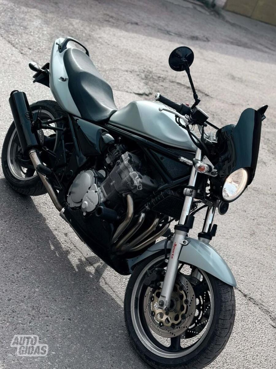 Pelēks Suzuki GSF 2003 Kauņa, ar dzinēja tilpumu 0.60 L un nobraukumu 45 tūkst. km par 1600 €, foto 6 vietnē AUTOMOTO.COM.LV