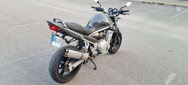 Grey Suzuki GSF 2007 in Kaunas, with an engine capacity of 0.66 L and mileage of 61 thousand km for 1900 €, photo 1 on AUTOMOTO.COM.LV
