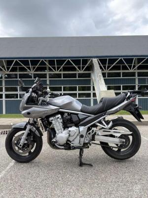 Pelēks Suzuki GSF 2009 Viļņa, ar dzinēja tilpumu 1.25 L un nobraukumu 48 tūkst. km par 3150 €, foto 4 vietnē AUTOMOTO.COM.LV