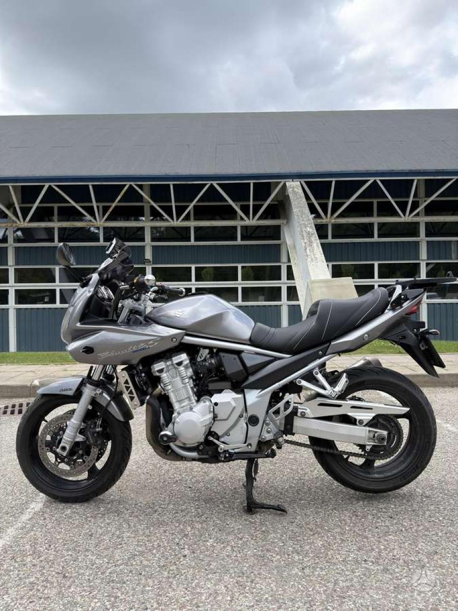 Pelēks Suzuki GSF 2009 Viļņa, ar dzinēja tilpumu 1.25 L un nobraukumu 48 tūkst. km par 3150 €, foto 4 vietnē AUTOMOTO.COM.LV