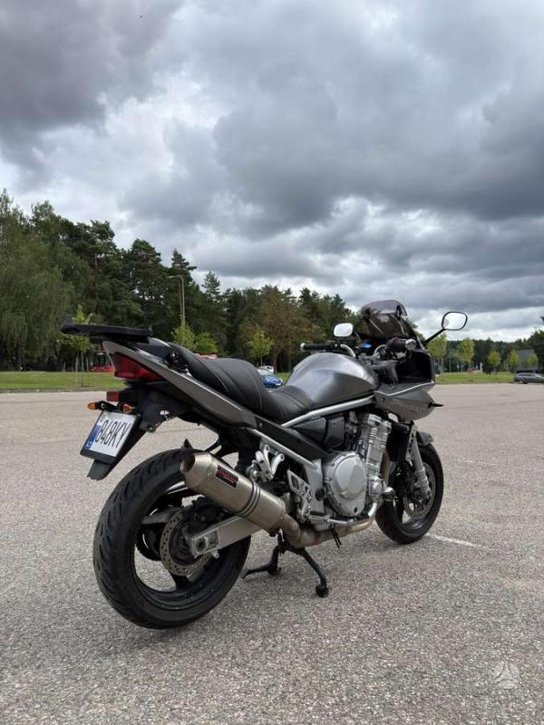 Pelēks Suzuki GSF 2009 Viļņa, ar dzinēja tilpumu 1.25 L un nobraukumu 48 tūkst. km par 3150 €, foto 6 vietnē AUTOMOTO.COM.LV