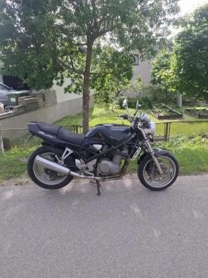 Suzuki GSF 1993 in Telschi, with an engine capacity of 0.40 L and mileage of 52 thousand km for 1250 €, photo 5 on AUTOMOTO.COM.LV
