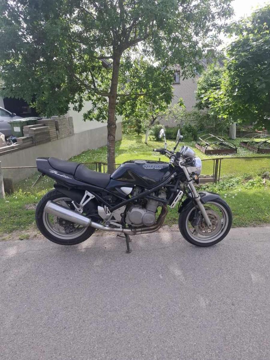 Suzuki GSF 1993 in Telschi, with an engine capacity of 0.40 L and mileage of 52 thousand km for 1250 €, photo 5 on AUTOMOTO.COM.LV
