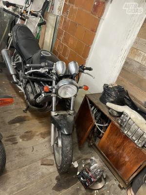 Suzuki GSF 1995 Viļņa, ar dzinēja tilpumu 0.25 L un nobraukumu 0 tūkst. km par 1900 €, foto  vietnē AUTOMOTO.COM.LV