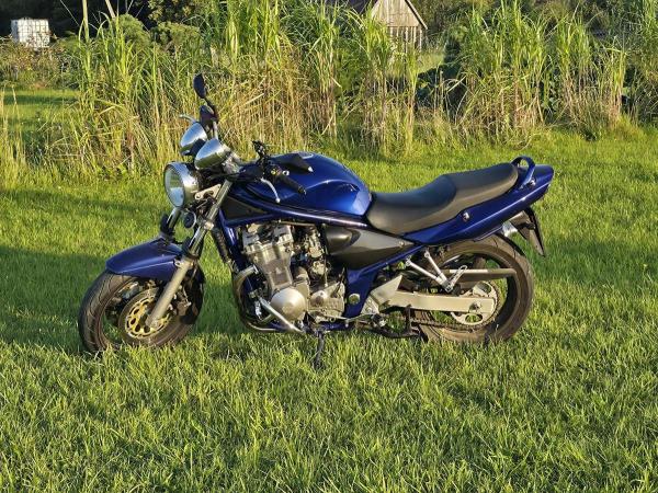 Suzuki GSF 2000 in Vilnius on AUTOMOTO.COM.LV Suzuki GSF 2000 in Vilnius, with an engine capacity of 0.60 L and mileage of 35 thousand km for 2000 €, photo 1 on AUTOMOTO.COM.LV