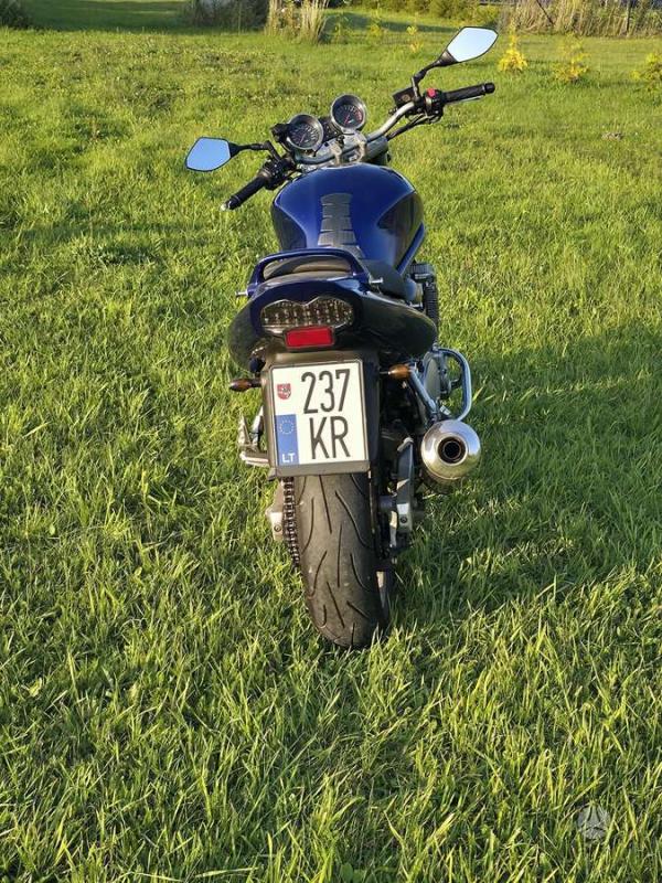 Suzuki GSF 2000 in Vilnius on AUTOMOTO.COM.LV Suzuki GSF 2000 in Vilnius, with an engine capacity of 0.60 L and mileage of 35 thousand km for 2000 €, photo 5 on AUTOMOTO.COM.LV