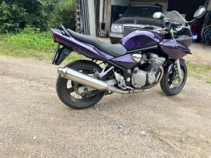 Suzuki GSF 2002 Viļņa, ar dzinēja tilpumu 0.60 L un nobraukumu 43 tūkst. km par 1050 €, foto 3 vietnē AUTOMOTO.COM.LV