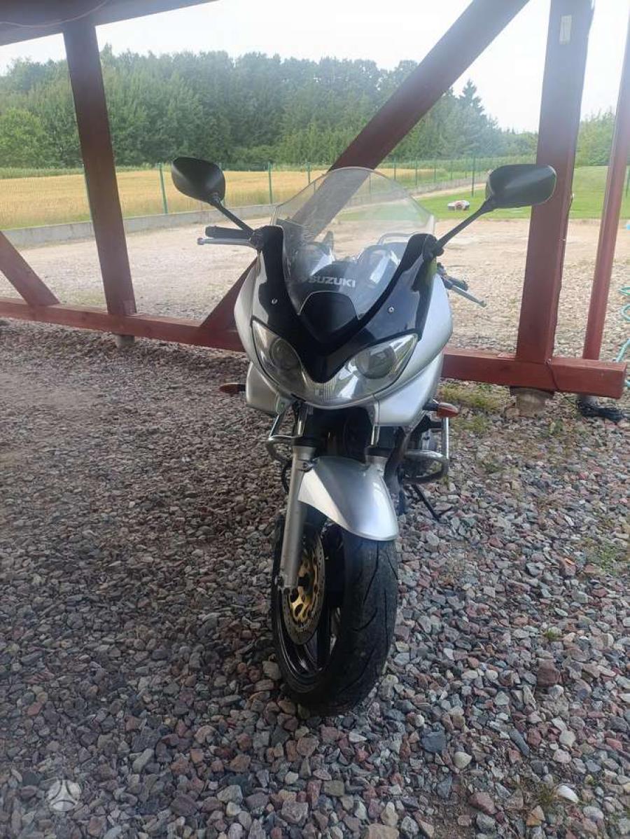 Suzuki GSF 2003 in Gargzdai, with an engine capacity of 0.60 L and mileage of 31 thousand km for 1000 €, photo 3 on AUTOMOTO.COM.LV