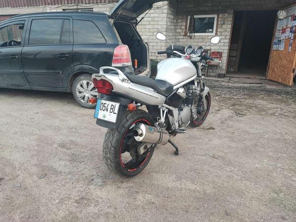 Suzuki GSF 2004 Gargždai, ar dzinēja tilpumu 0.60 L un nobraukumu 70 tūkst. km par 1300 €, foto 4 vietnē AUTOMOTO.COM.LV