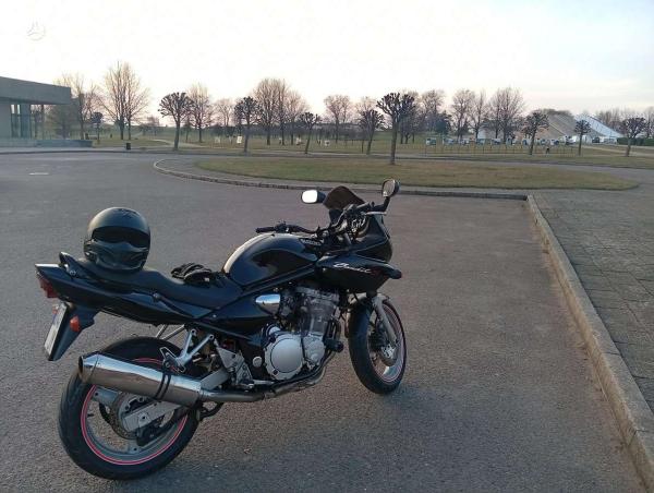 Suzuki GSF 2004 in Kaunas on AUTOMOTO.COM.LV Suzuki GSF 2004 in Kaunas, with an engine capacity of 0.60 L and mileage of 62 thousand km for 1500 €, photo 4 on AUTOMOTO.COM.LV