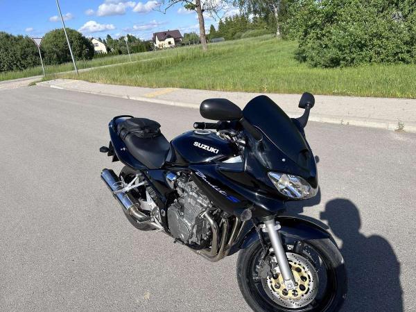 Сузуки GSF 2005 в Шилале, объемом двигателя 0.60 л и пробегом 18 тыс. км за 1750 €, фото 1 на AUTOMOTO.COM.LV