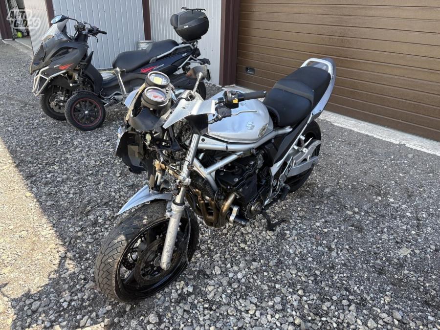 Suzuki GSF 2005 Kelmė, ar dzinēja tilpumu 0.65 L un nobraukumu 50 tūkst. km par 515 €, foto 7 vietnē AUTOMOTO.COM.LV