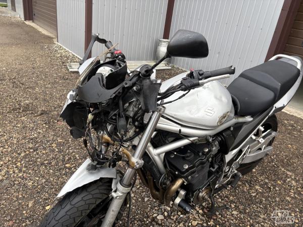 Suzuki GSF 2005 Kelmė, ar dzinēja tilpumu 0.65 L un nobraukumu 50 tūkst. km par 465 €, foto 8 vietnē AUTOMOTO.COM.LV