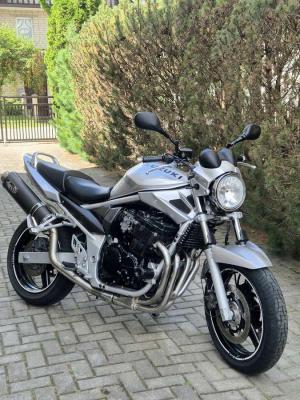 Suzuki GSF 2006 in Prienai, with an engine capacity of 0.65 L and mileage of 47 thousand km for 1890 €, photo 3 on AUTOMOTO.COM.LV