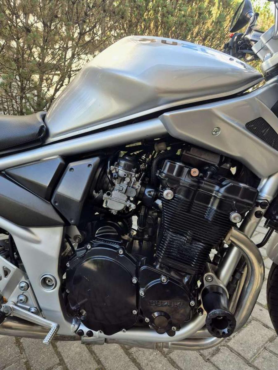 Suzuki GSF 2006 in Prienai, with an engine capacity of 0.65 L and mileage of 47 thousand km for 1890 €, photo 16 on AUTOMOTO.COM.LV