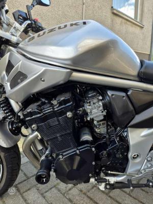 Suzuki GSF 2006 in Prienai, with an engine capacity of 0.65 L and mileage of 47 thousand km for 1890 €, photo 17 on AUTOMOTO.COM.LV