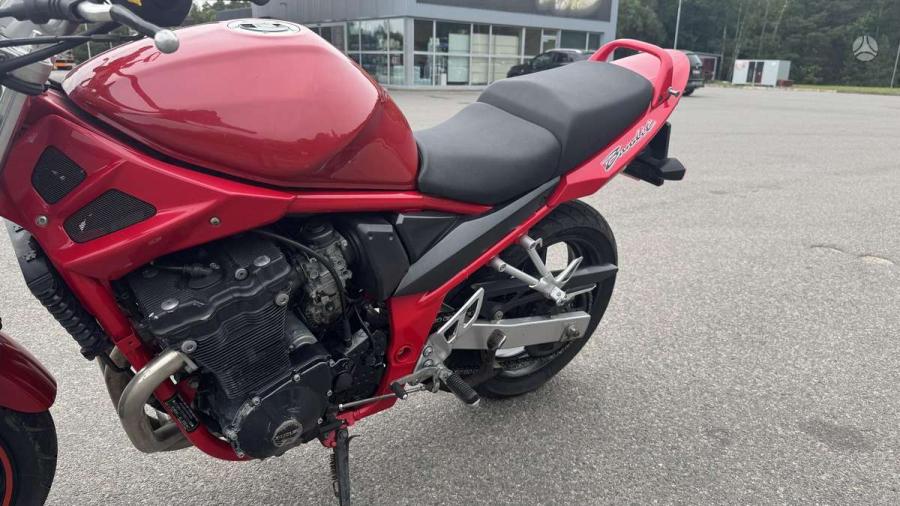 Suzuki GSF 2006 in Silute, with an engine capacity of 0.65 L and mileage of 35 thousand km for 1150 €, photo 8 on AUTOMOTO.COM.LV