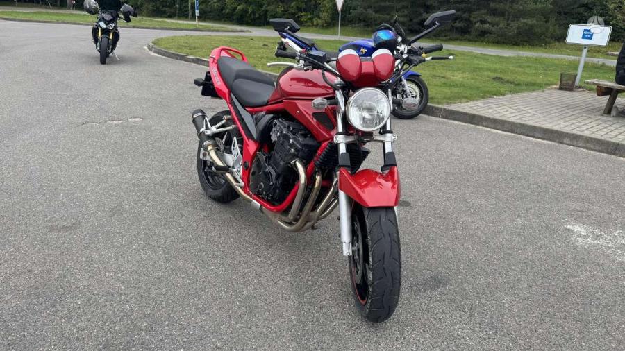 Suzuki GSF 2006 in Silute, with an engine capacity of 0.65 L and mileage of 35 thousand km for 1150 €, photo 9 on AUTOMOTO.COM.LV
