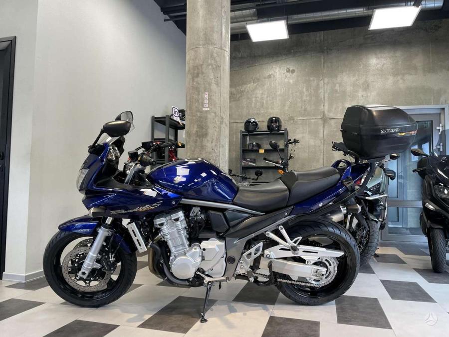 Suzuki GSF 2008 in Riga, with an engine capacity of 1.25 L and mileage of 23 thousand km for 3799 €, photo 3 on AUTOMOTO.COM.LV