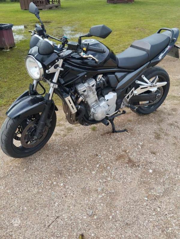 Suzuki GSF 2008 in Silale on AUTOMOTO.COM.LV Suzuki GSF 2008 in Silale, with an engine capacity of 1.25 L and mileage of 45 thousand km for 3300 €, photo 7 on AUTOMOTO.COM.LV