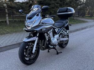 Suzuki GSF 2010 Kauņa, ar dzinēja tilpumu 0.66 L un nobraukumu 21 tūkst. km par 2950 €, foto  vietnē AUTOMOTO.COM.LV