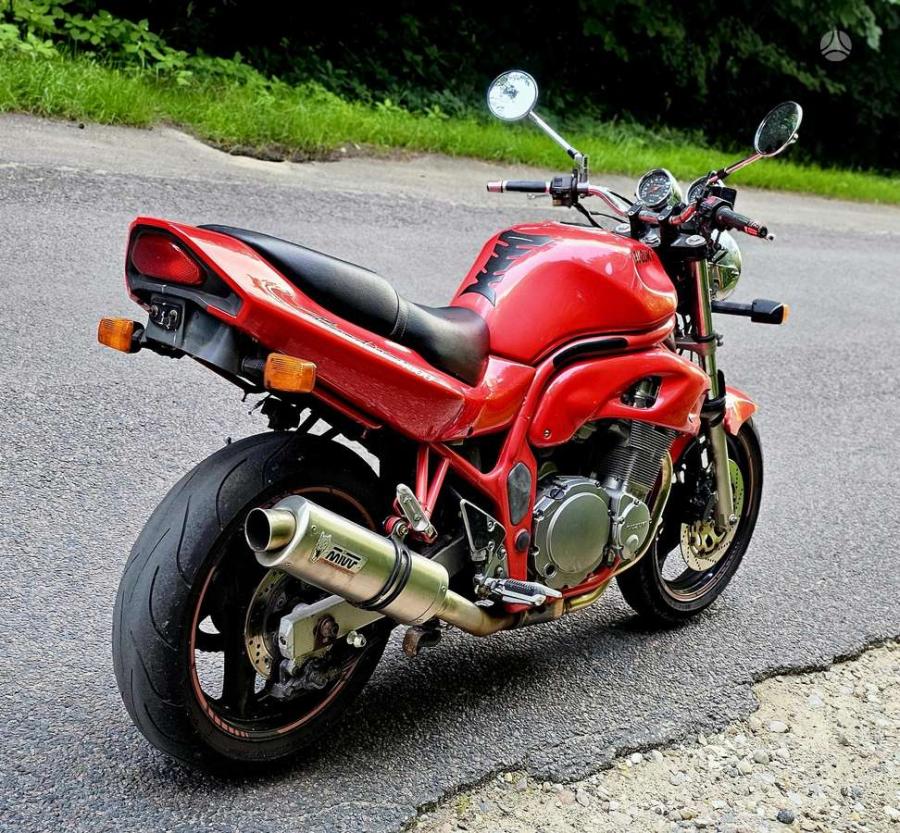 Red Suzuki GSF 1995 in Vilnius, with an engine capacity of 0.60 L and mileage of 62 thousand km for 925 €, photo 5 on AUTOMOTO.COM.LV