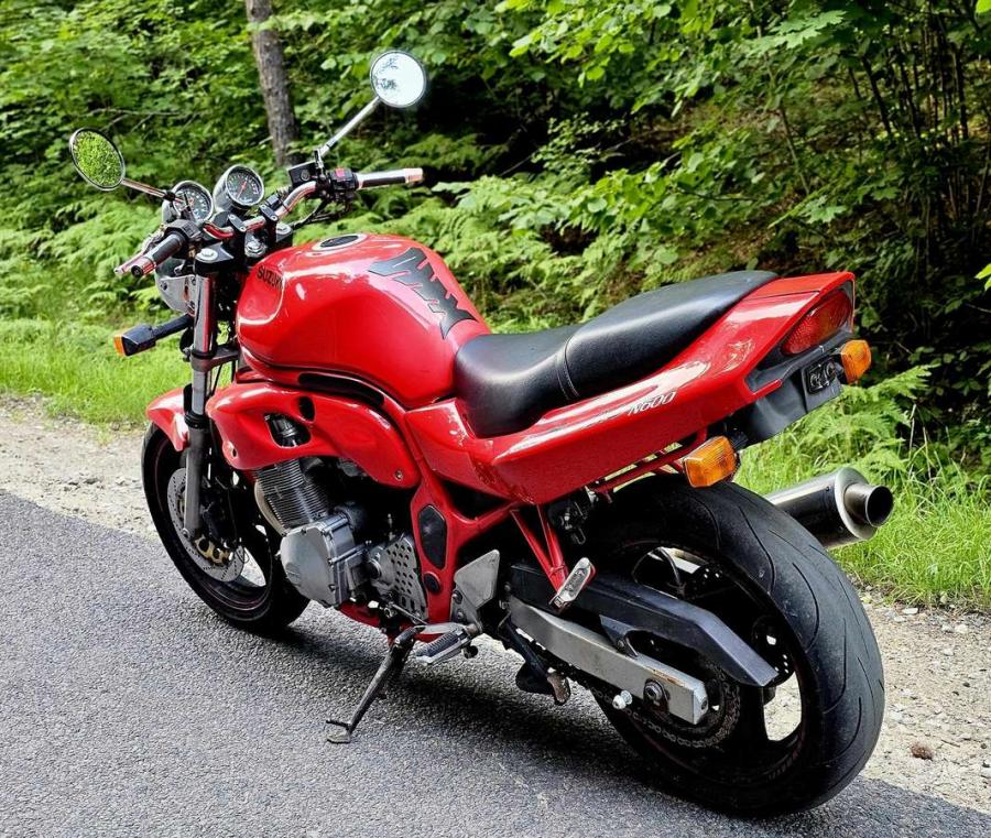 Red Suzuki GSF 1995 in Vilnius, with an engine capacity of 0.60 L and mileage of 62 thousand km for 925 €, photo 7 on AUTOMOTO.COM.LV