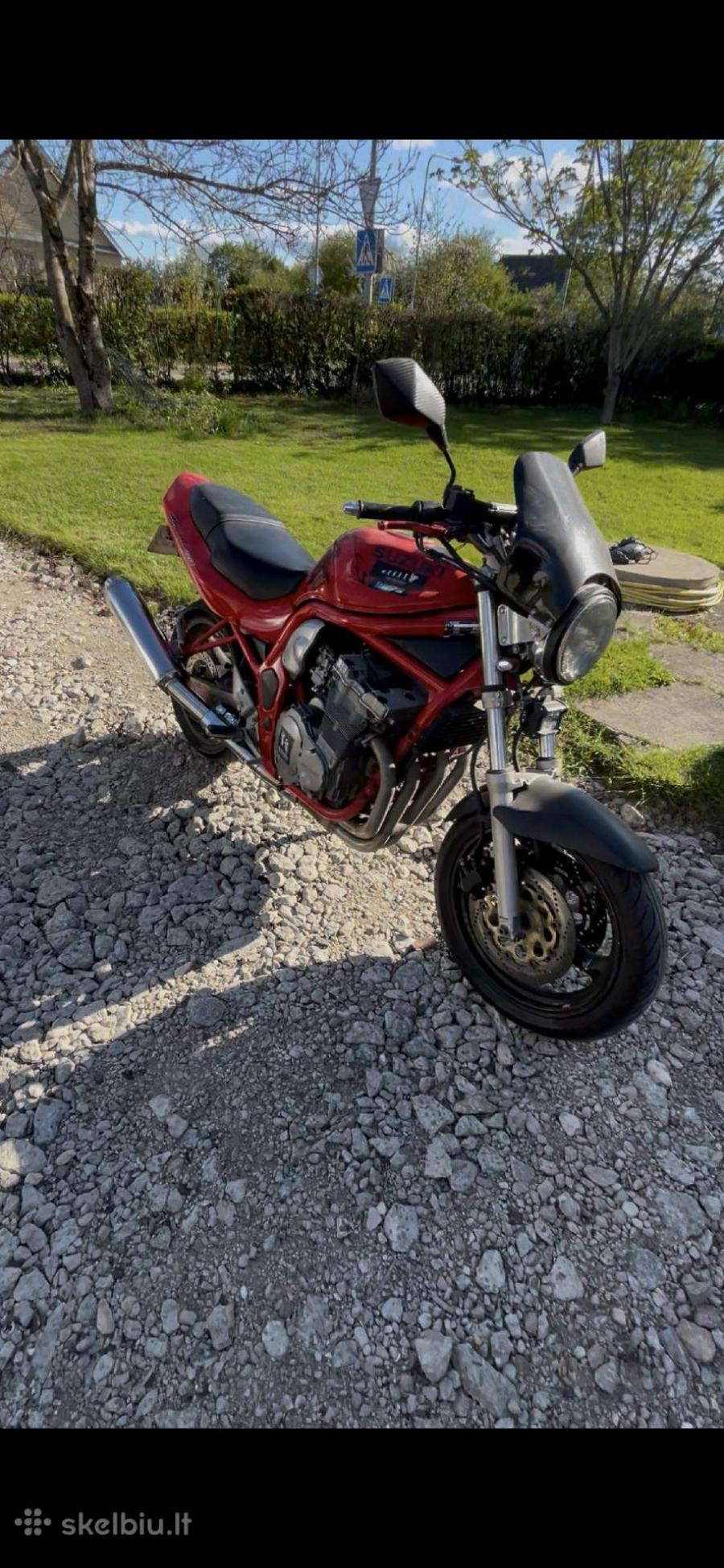 Red Suzuki GSF 1999 in Svencionys, with an engine capacity of 0.00 L and mileage of 2147 thousand km for 1100 €, photo 1 on AUTOMOTO.COM.LV