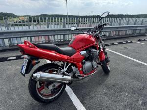Sarkans Suzuki GSF 2001 Viļņa, ar dzinēja tilpumu 0.60 L un nobraukumu 34 tūkst. km par 2000 €, foto 3 vietnē AUTOMOTO.COM.LV