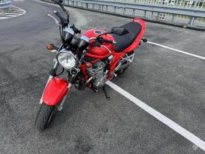 Sarkans Suzuki GSF 2001 Viļņa, ar dzinēja tilpumu 0.60 L un nobraukumu 34 tūkst. km par 2000 €, foto 5 vietnē AUTOMOTO.COM.LV