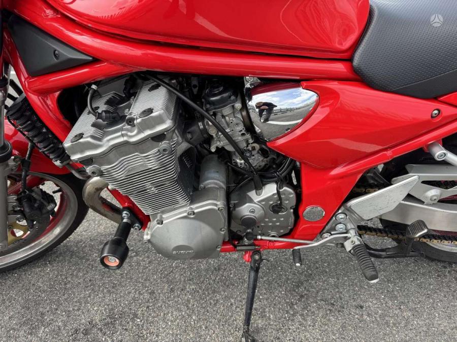 Sarkans Suzuki GSF 2001 Viļņa, ar dzinēja tilpumu 0.60 L un nobraukumu 34 tūkst. km par 2000 €, foto 8 vietnē AUTOMOTO.COM.LV