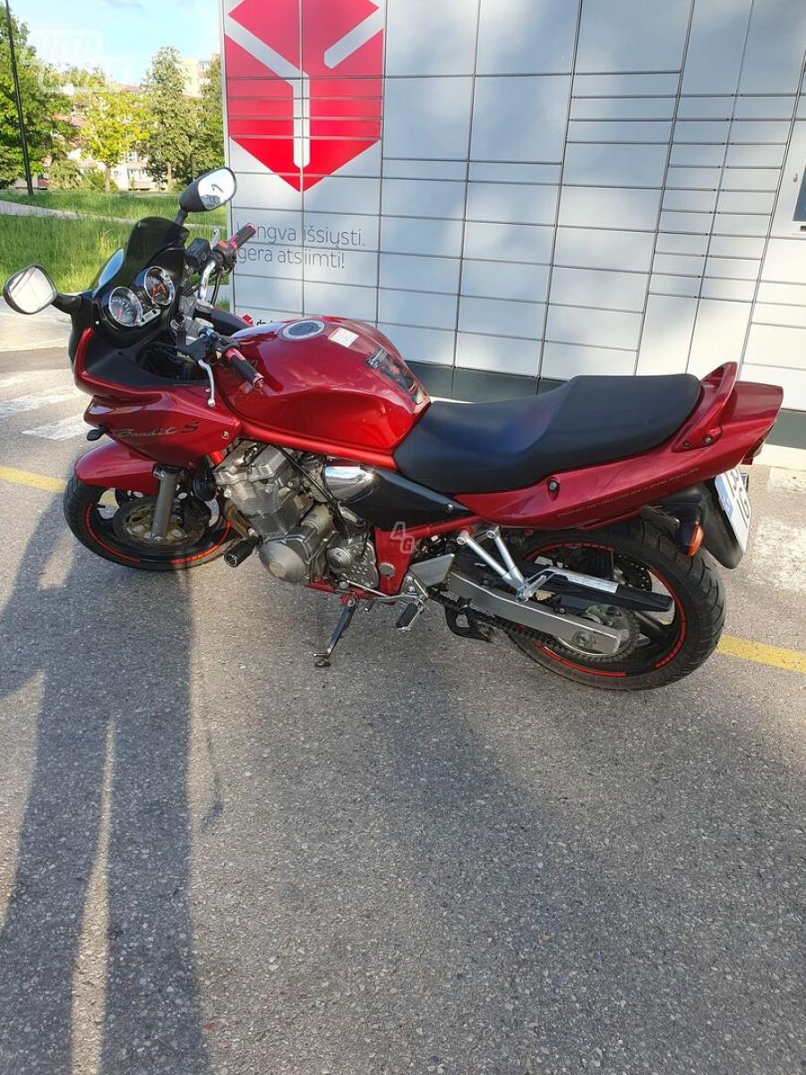 Red Suzuki GSF 2002 in Alytus, with an engine capacity of 0.60 L and mileage of 41 thousand km for 1650 €, photo 3 on AUTOMOTO.COM.LV