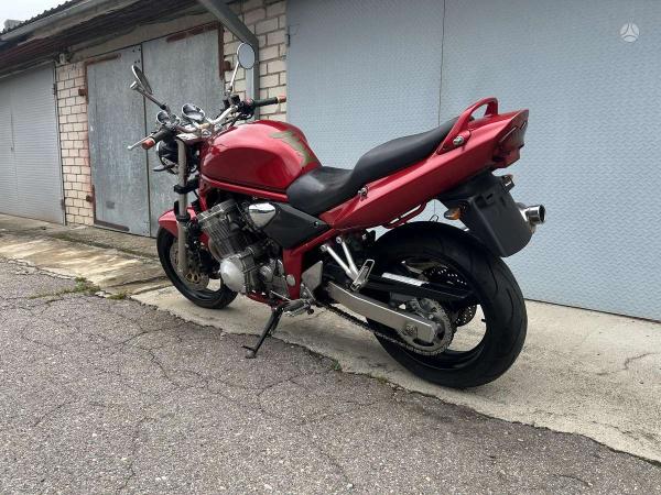 Red Suzuki GSF 2002 in Birstonas, with an engine capacity of 0.60 L and mileage of 16 thousand km for 1750 €, photo 6 on AUTOMOTO.COM.LV