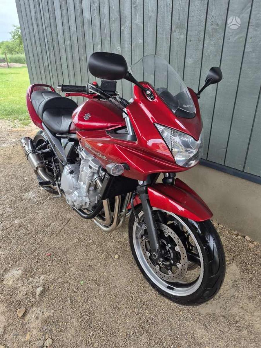 Red Suzuki GSF 2007 in Siauliai, with an engine capacity of 0.66 L and mileage of 24 thousand km for 2650 €, photo 1 on AUTOMOTO.COM.LV