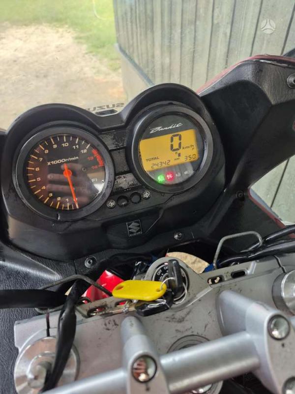 Red Suzuki GSF 2007 in Siauliai, with an engine capacity of 0.66 L and mileage of 24 thousand km for 2650 €, photo 11 on AUTOMOTO.COM.LV