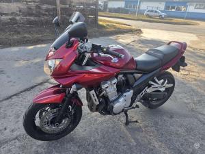 Red Suzuki GSF 2007 in Marijampole, with an engine capacity of 1.25 L and mileage of 44 thousand km for 2750 €, photo 3 on AUTOMOTO.COM.LV